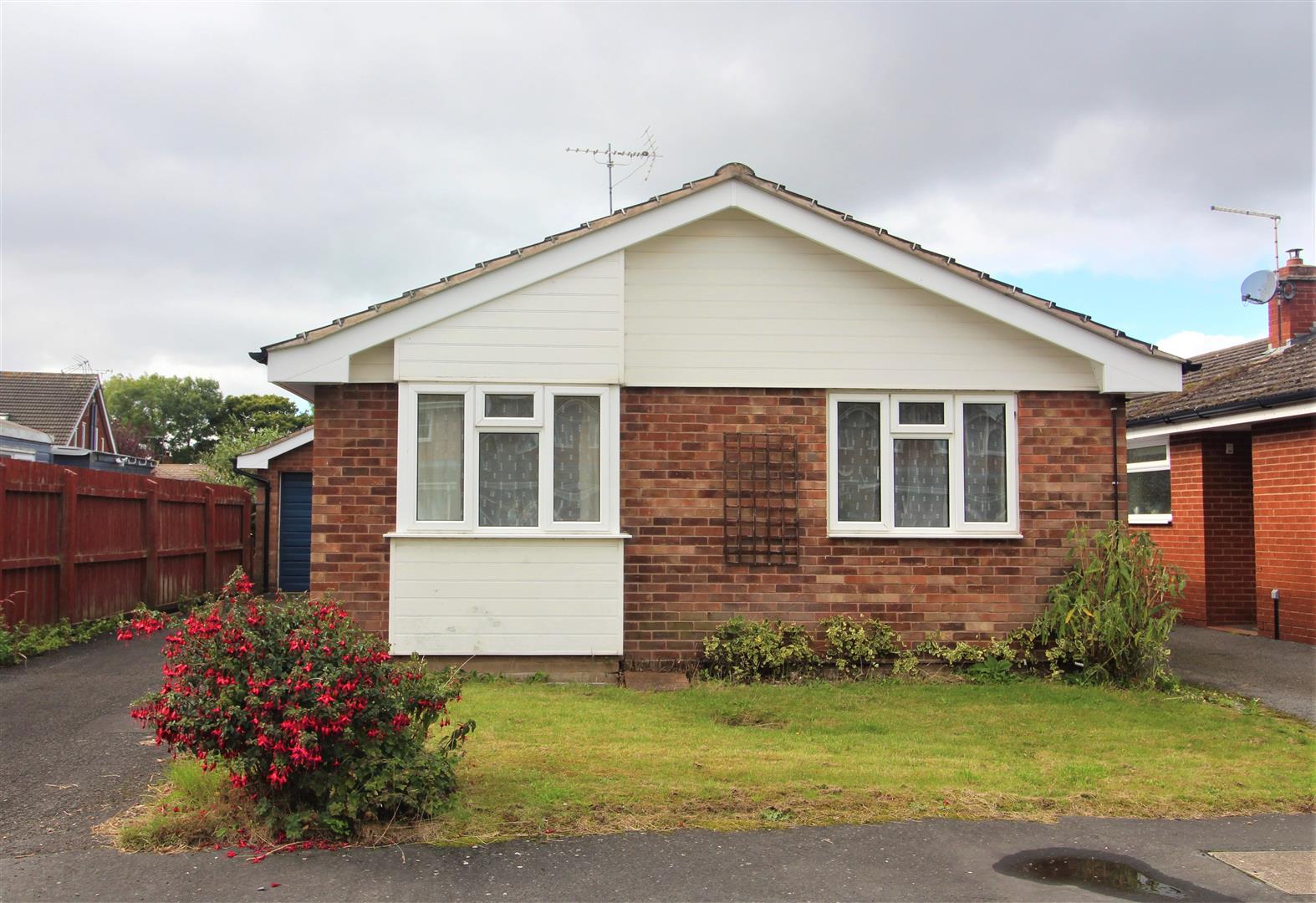 25 Davies Drive, Shrewsbury, SY4 5YW Let Agreed | Monks Estate ...